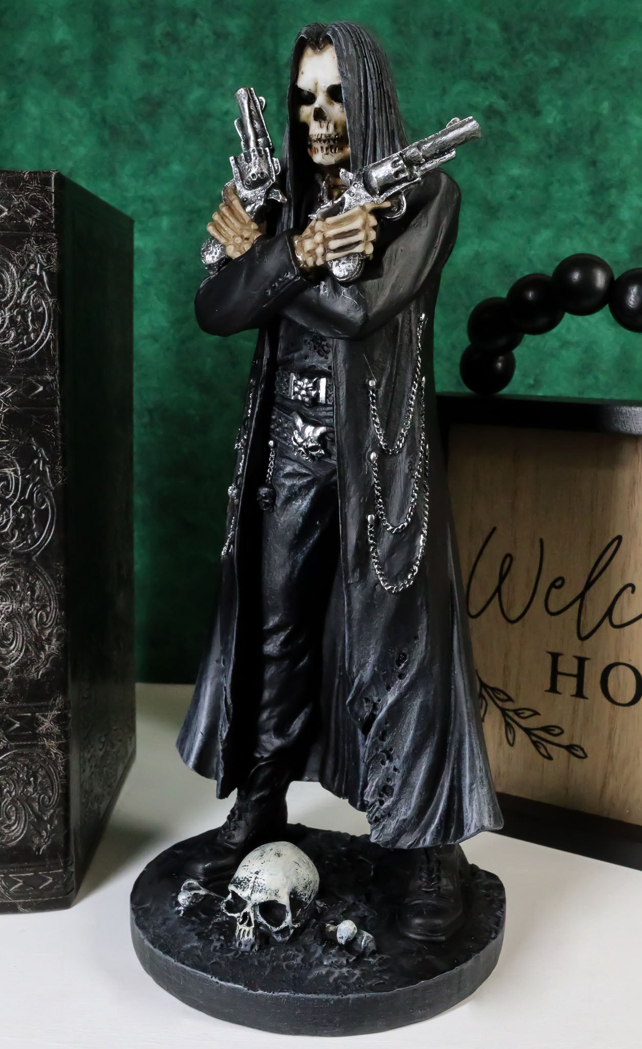 Assassin's Creed Hooded Grim Reaper Skeleton With Dual Beretta Pistols ...